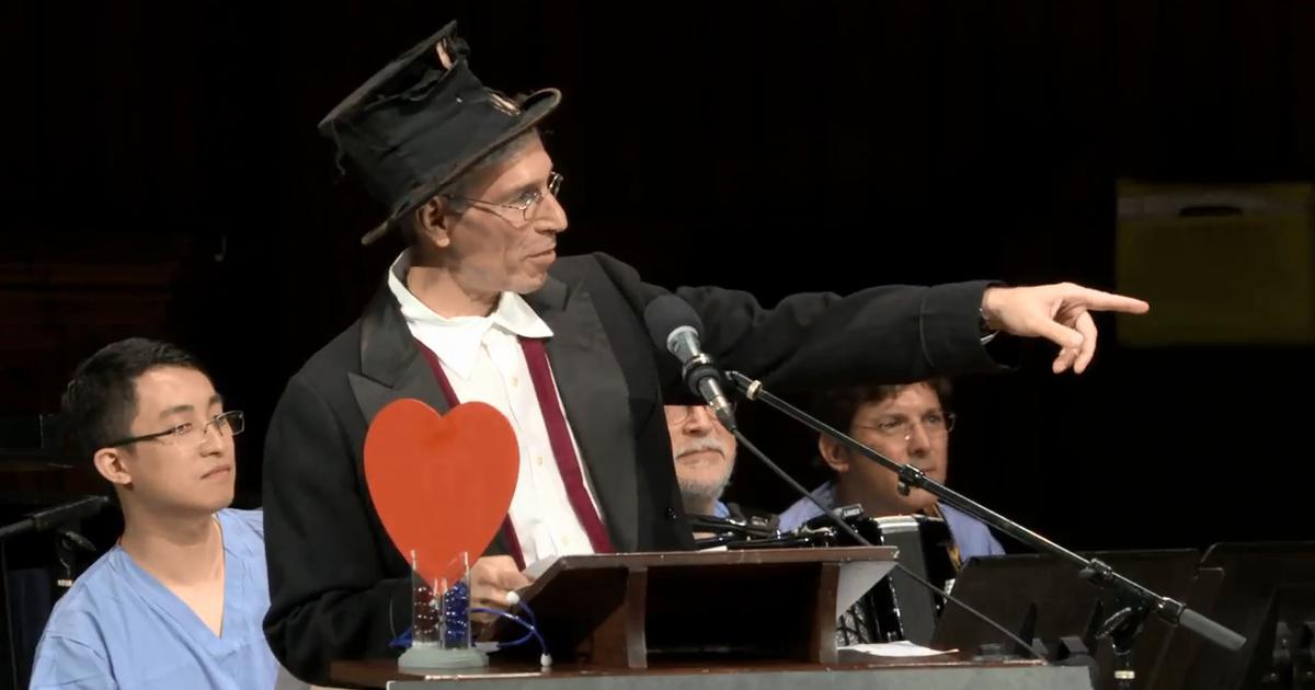 Znanstvenici Voodoo Lutka Vam Pomaže S Gadnim šefom Express