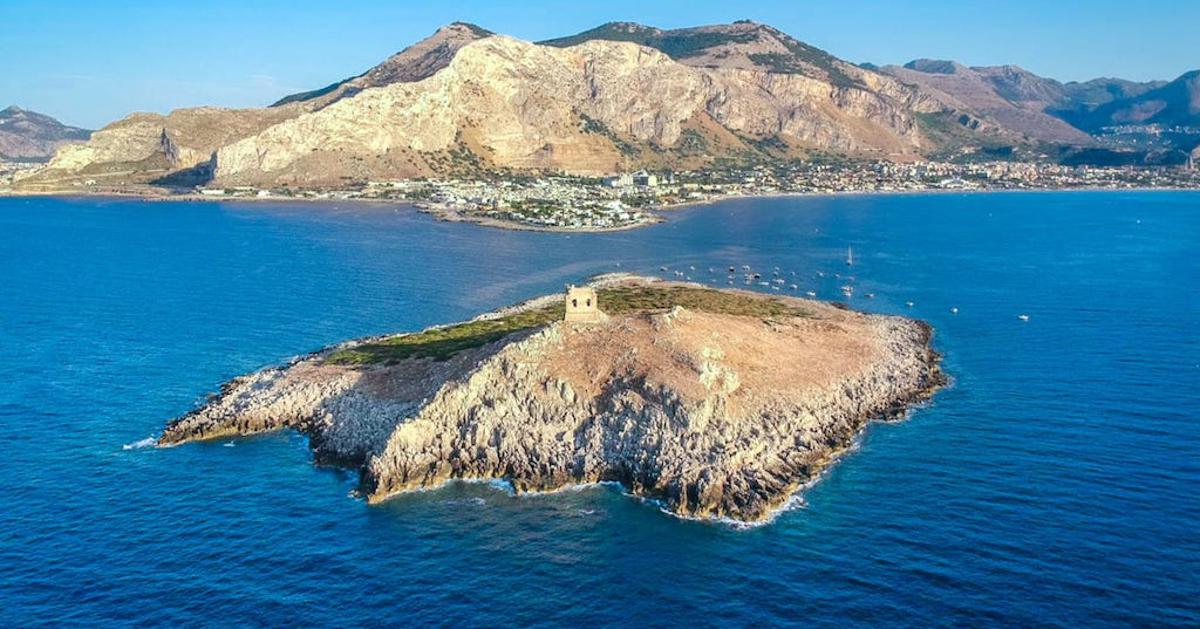 Dragulj Mediterana: Obiteljski otok prodaju nakon 4 stoljeća | Express